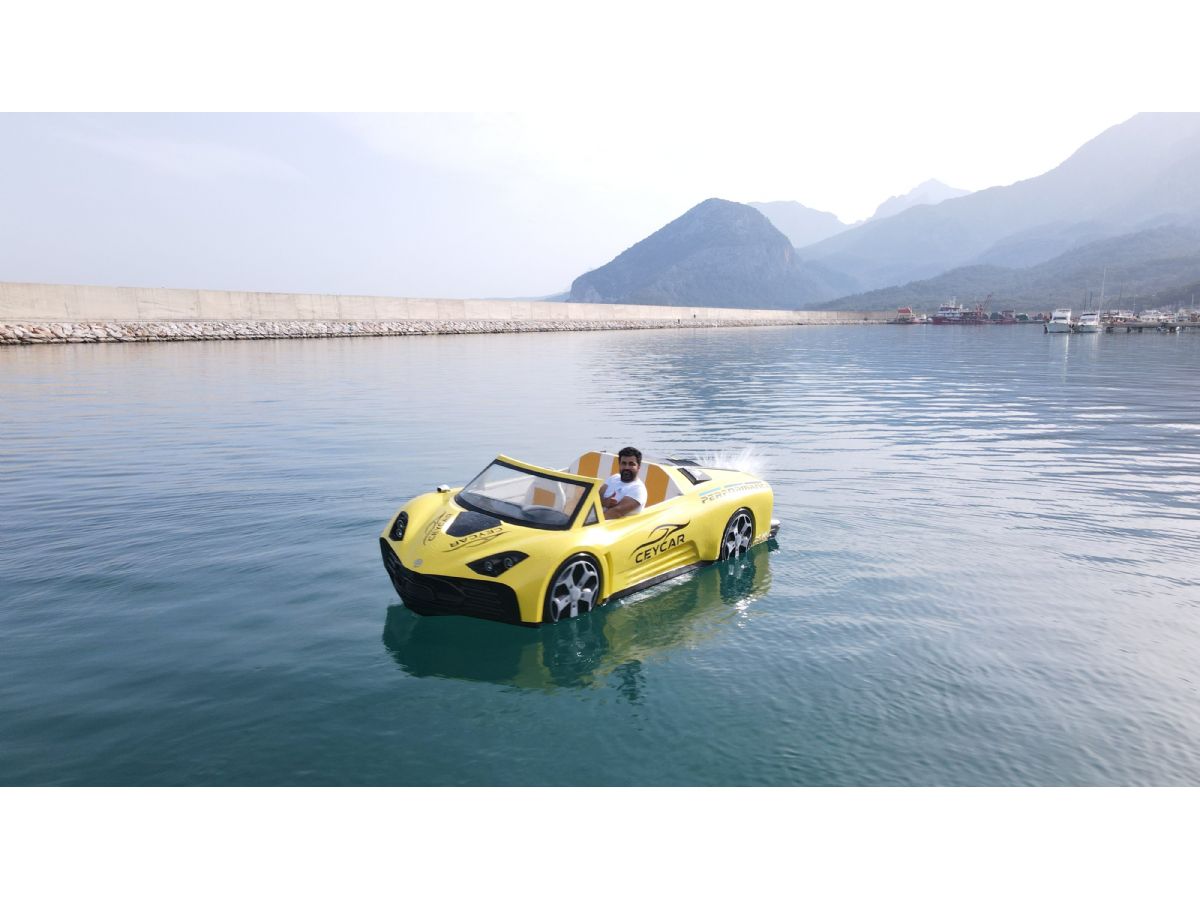 Suda Yüzen Araba - motoryat.com