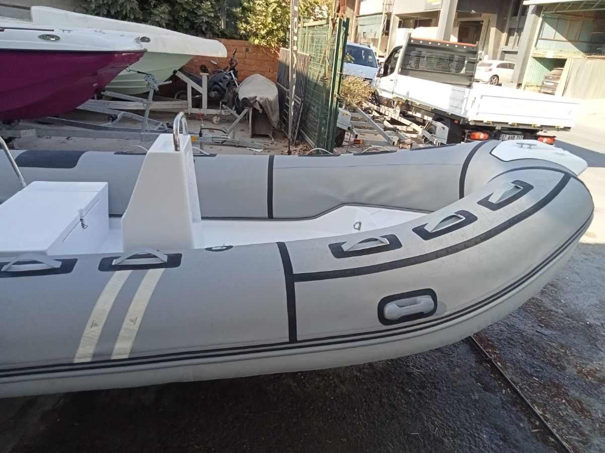 Fiber Tabanlı Şişme Bot 4.90 mt 4250 € - motoryat.com